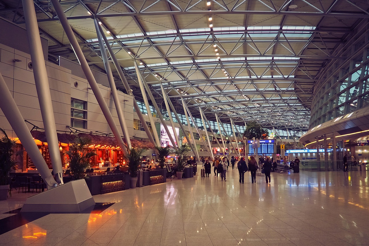 Airport Vegan Dining: How Travelers Are Finally Getting Real Choices at ...